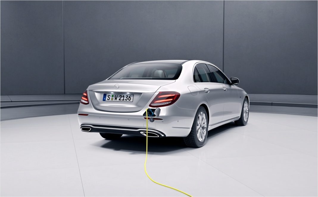 벤츠 E클래스 – 플러그인 하이브리드 출시…전기모드 최대 31km 주행 | EVPOST