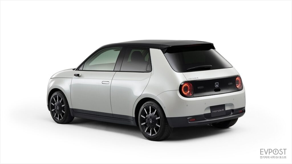 성능도 귀여운 도심형 소형 전기차 Honda e | EVPOST
