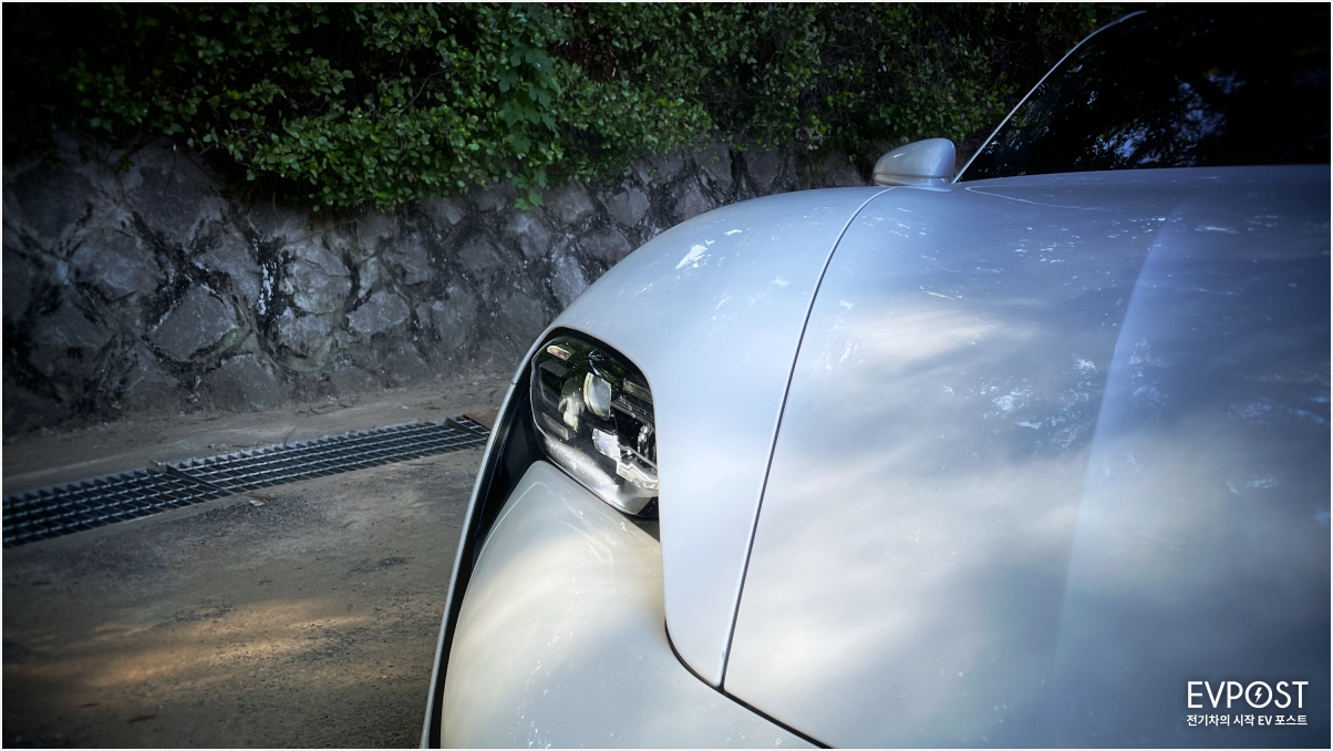 포르쉐 타이칸 PORSCHE TAYCAN_evpost_02 | EVPOST