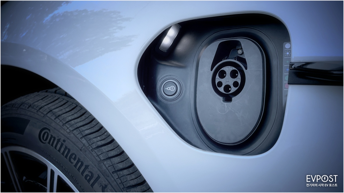 포르쉐 타이칸 PORSCHE TAYCAN_evpost_34 | EVPOST