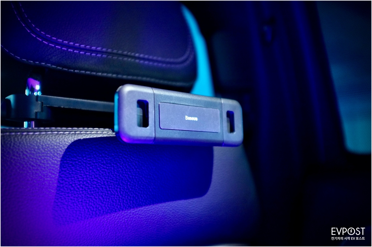 베이스어스 태블릿 헤드레스트 거치대 내 차에 작은 영화관 evpost 15 | EVPOST