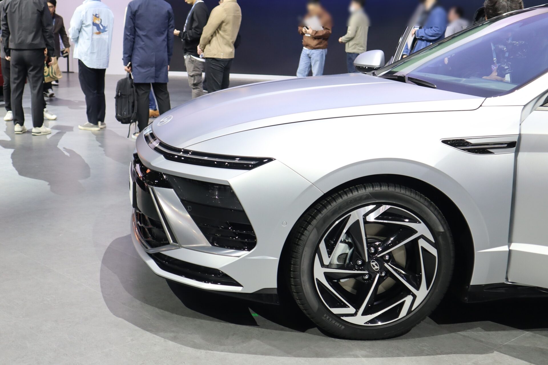 현대 쏘나타 디엣지 N라인까지 전시된 DN8 페이스리프트 실물 구경 | EVPOST