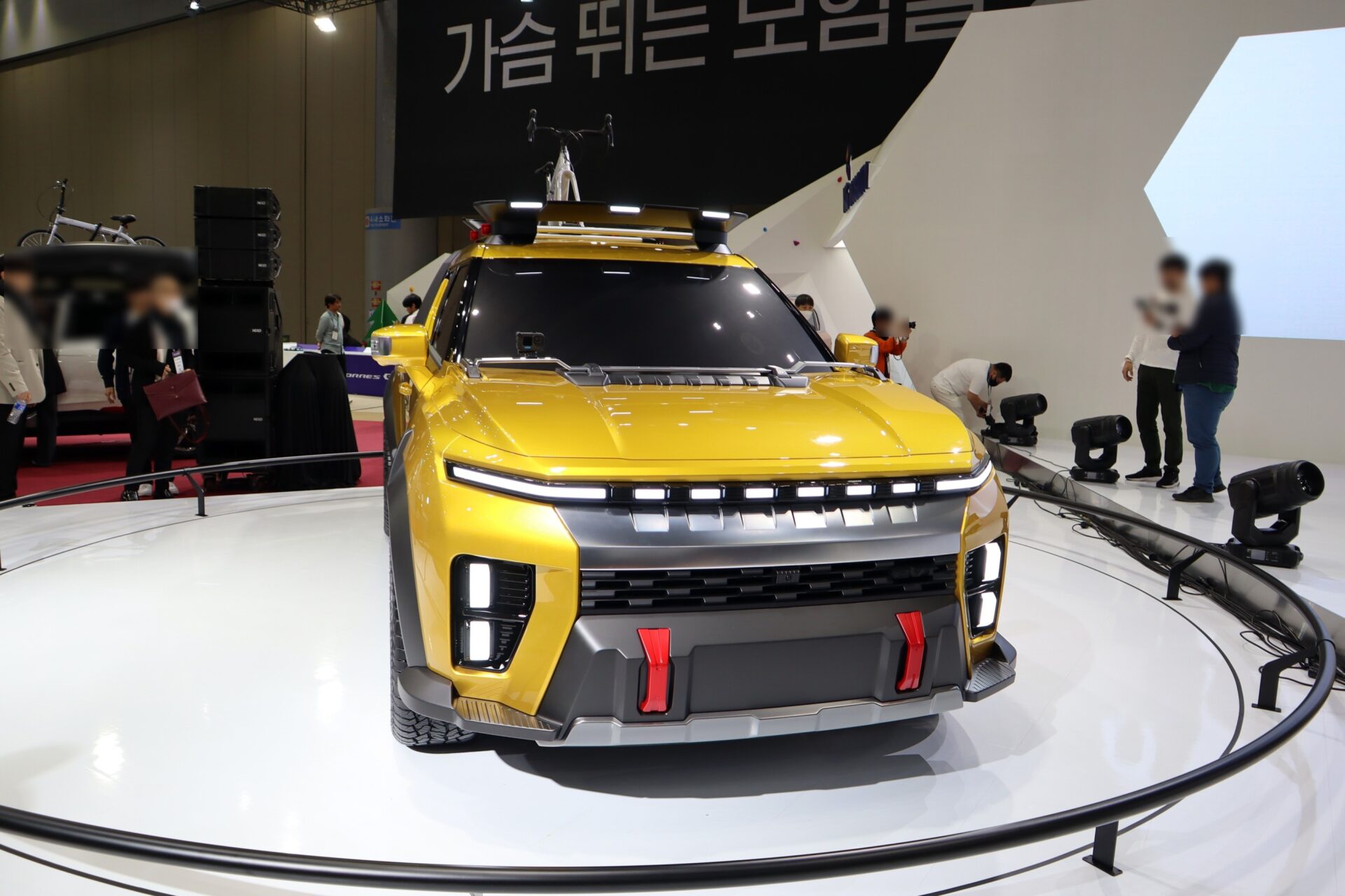 KG모빌리티 토레스 픽업 전기차 O100, 화물 전기차 보조금 받는게 득일까? | EVPOST