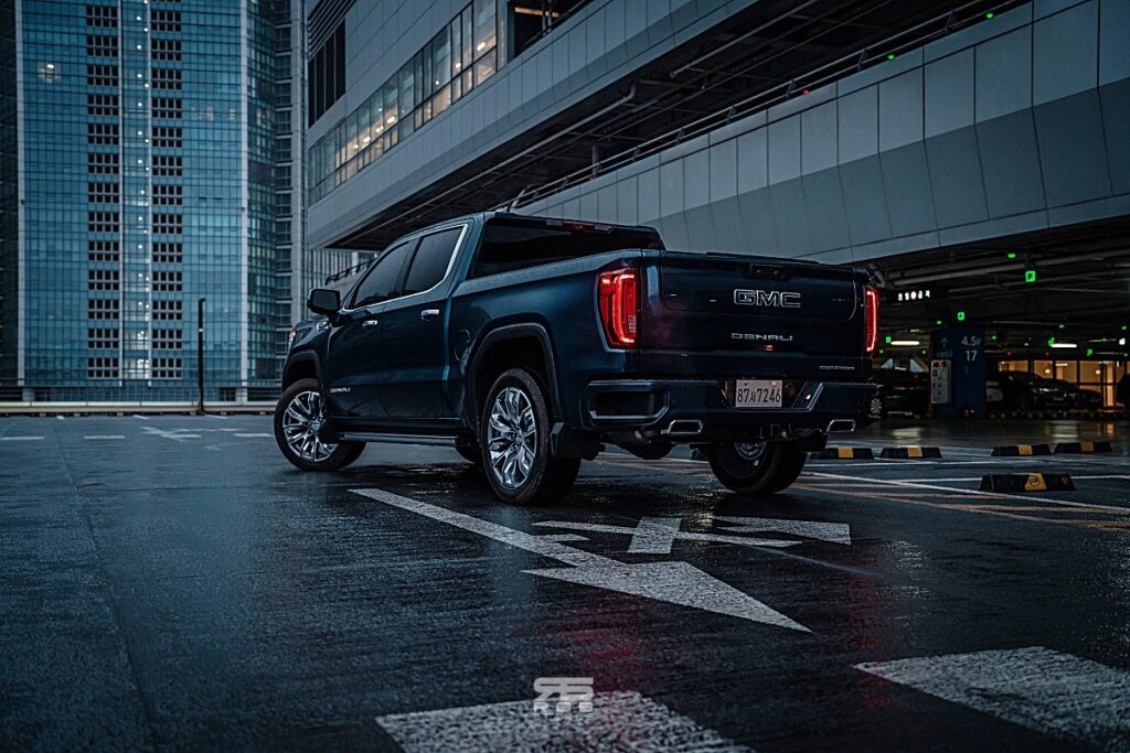 GMC 시에라 드날리 시승기 – 크고, 넓고, 강력하다 | EVPOST